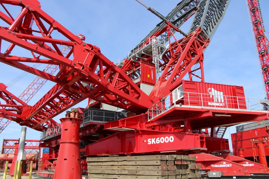 Top 10 Largest Cranes In The World 2025