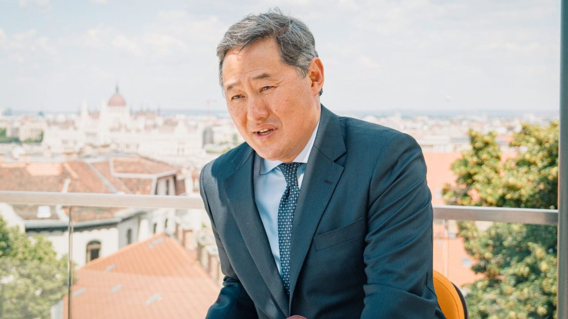 Top 10 Famous Professors In the World 2025